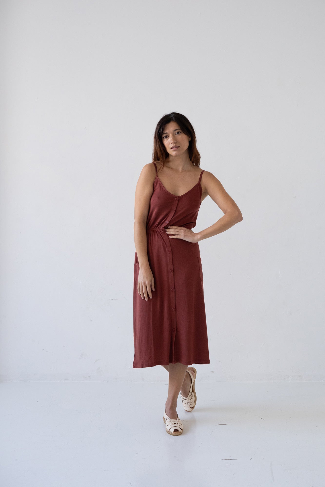 Hiara Tencel midi dress in red | Fair Fashion by TIRALAHILACHA